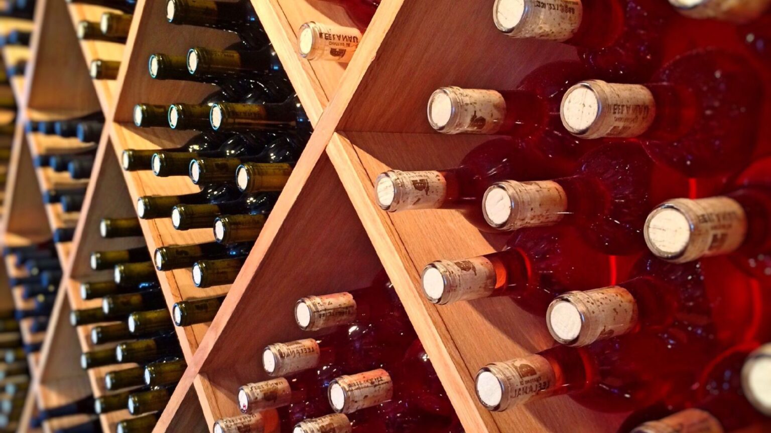 Ideal Wine Storage Temperature: Reds Vs Whites - Dry Box Cold Storage